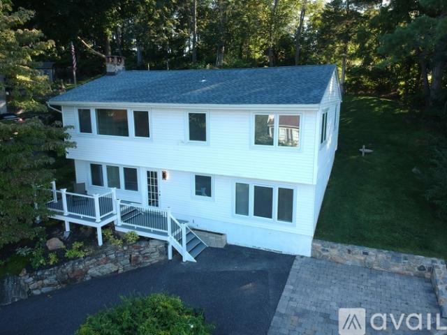3 BR, 2 BA Apartment 9 Longview Dr, Brookfield, CT 06804