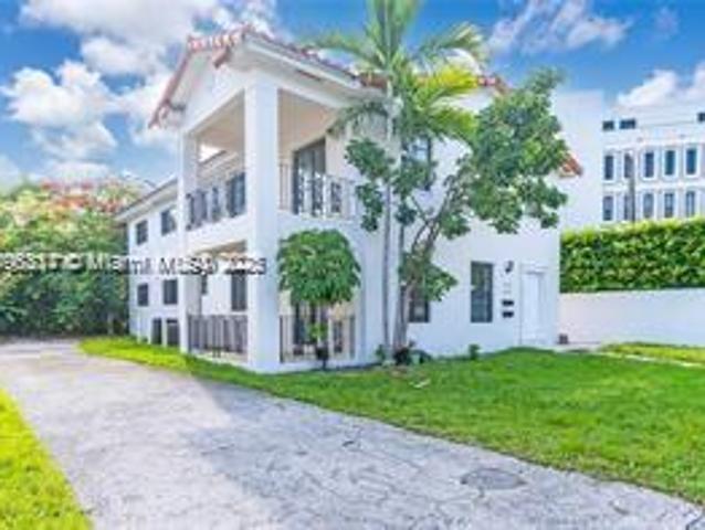 3 BR, 2 BA in Country Club Section