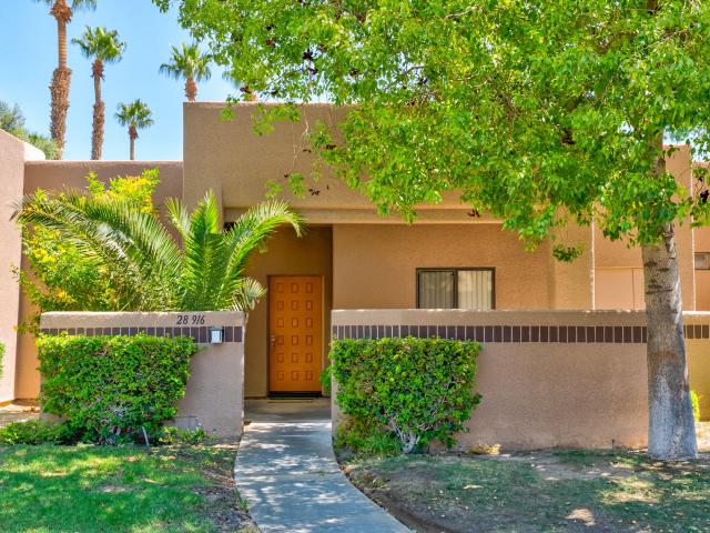 3 BR, 2 BA in Desert Princess