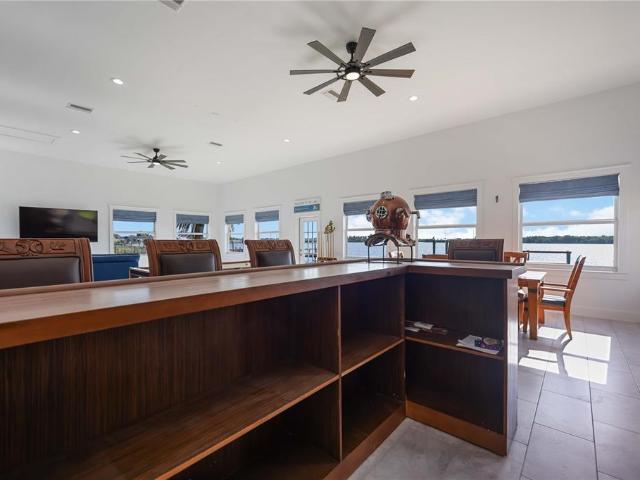 3 BR, 2 BA in Harbour Heights