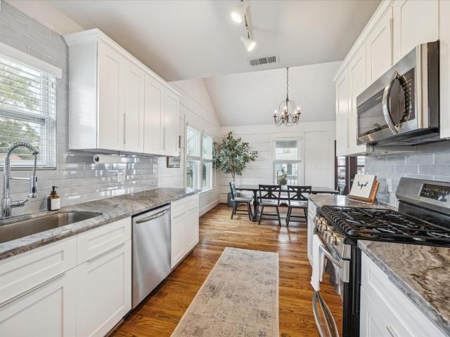 3 BR, 2 BA in Northside Village