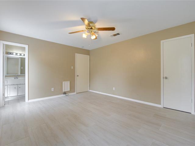3 BR, 2 BA in Rosenberg