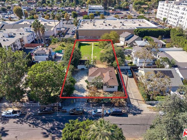 3 BR, 2 BA in Van Nuys