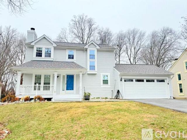 3 BR, 3.5 BA Apartment 10933 Adare Drive, Fairfax, VA 22032