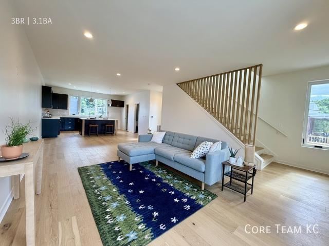 3 BR, 3.5 BA Apartment 1015 Pacific St Kansas City, MO 64106