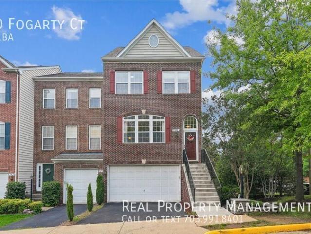 3 BR, 3.5 BA Apartment 11430 Fogarty Ct, Fairfax, VA 22030