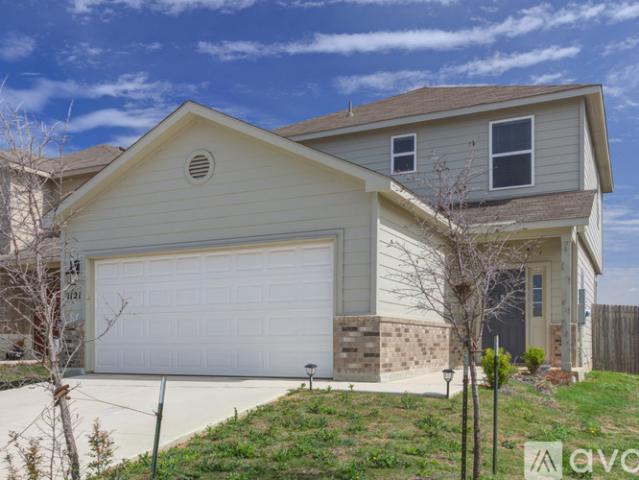 3 BR, 3.5 BA Apartment 1121 Gracie Way, New Braunfels, TX 78130