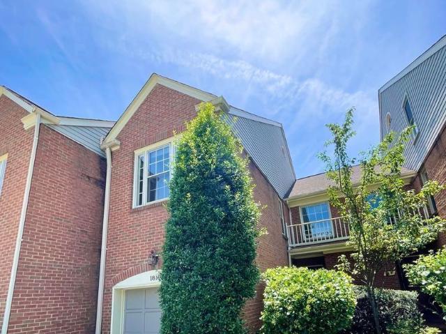 3 BR, 3.5 BA Apartment 1819 Duffield Ln, Alexandria, VA 22307