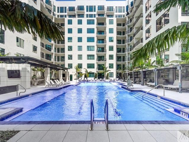 3 BR, 3.5 BA Apartment 1990 Main St, Unit 2 3, Sarasota, FL 34236