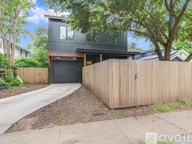 3 BR, 3.5 BA Apartment 2007 Willow St, Austin, TX 78702