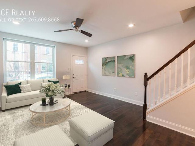 3 BR, 3.5 BA Apartment 2017 Carpenter St, Philadelphia, PA 19146