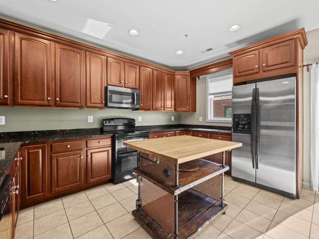 3 BR, 3.5 BA Apartment 219 S Fremont Ave, Baltimore, MD 21230