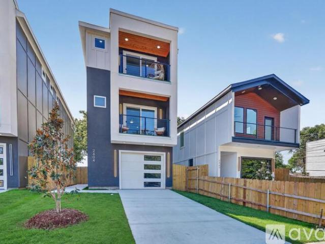 3 BR, 3.5 BA Apartment 2404 Dyson Street, Dallas, TX 75215
