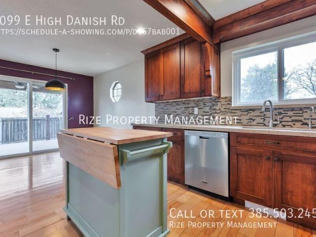 3 BR, 3.5 BA Apartment 3099 E High Danish Rd, Cottonwood Heights, UT 84093