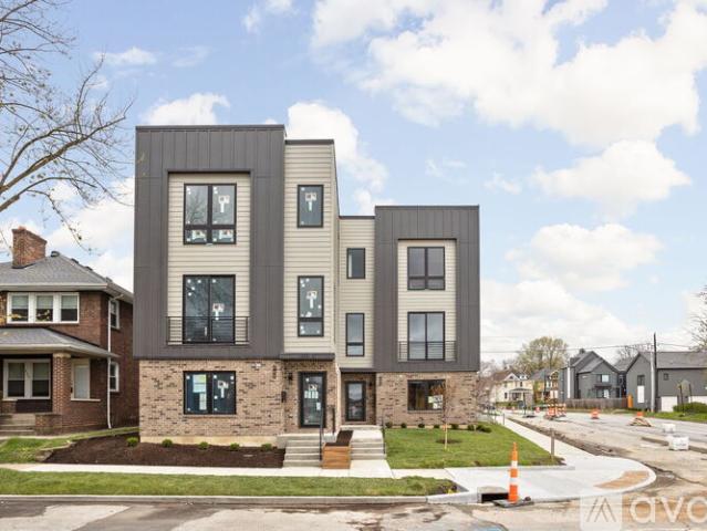 3 BR, 3.5 BA Apartment 322 North Summit Street, Unit Unit 4, Indianapolis, IN 46201