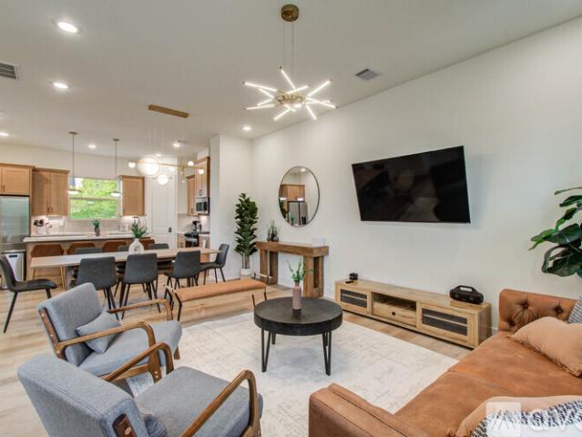 3 BR, 3.5 BA Apartment 3311 Daphne St, Unit 3311, Houston, TX 77021