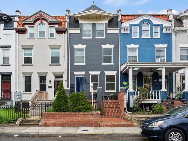 3 BR, 3.5 BA Apartment 3528 13th St NW, Washington, DC 20010