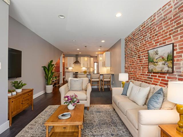 3 BR, 3.5 BA Apartment 3528 13th St NW, Washington, DC 20010