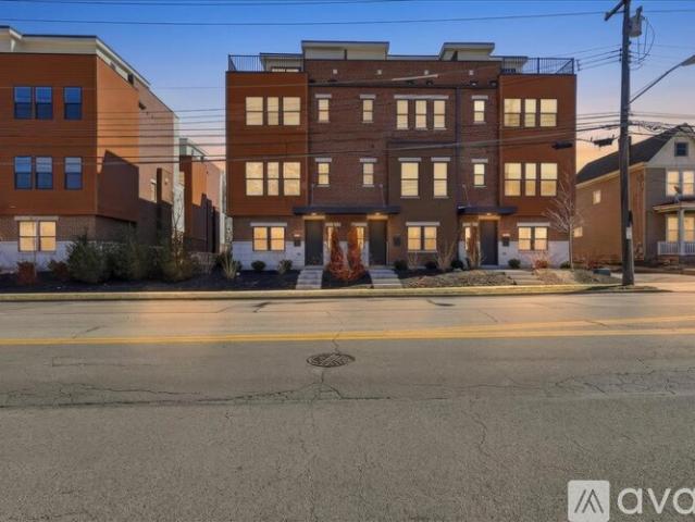 3 BR, 3.5 BA Apartment 3908 Edwards Rd, Unit #C, Cincinnati, OH 45209