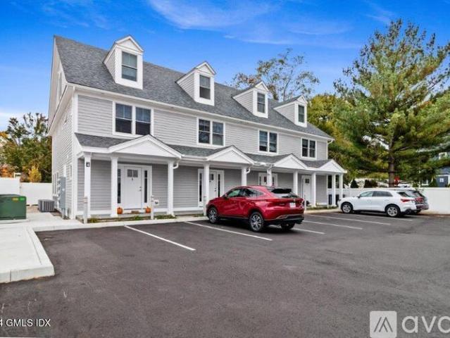 3 BR, 3.5 BA Apartment 4 Orchard St, Unit M, Greenwich, CT 06807