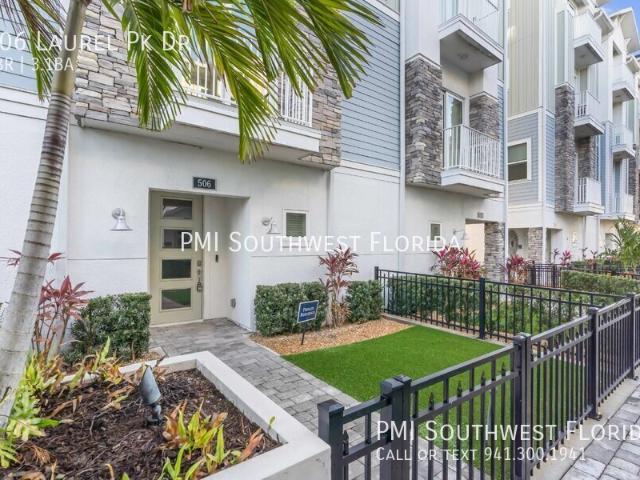 3 BR, 3.5 BA Apartment 506 Laurel Pk Dr, Sarasota, FL 34236