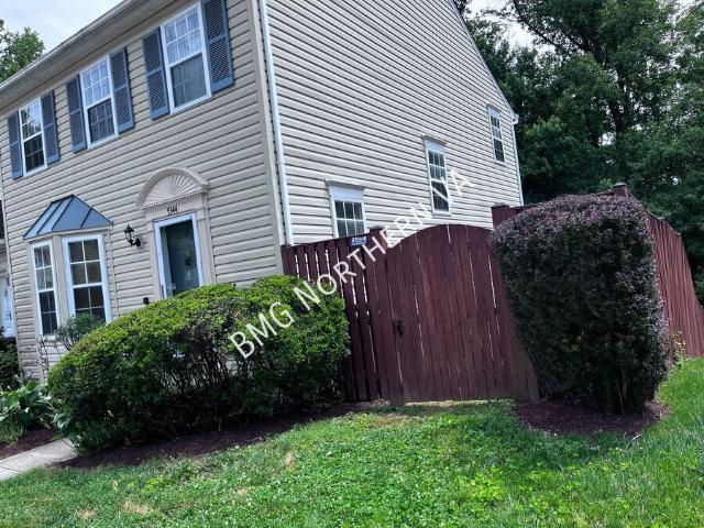 3 BR, 3.5 BA Apartment 5344 Anchor Ct, Fairfax, VA 22032