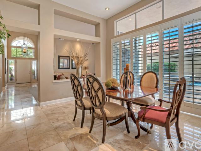 3 BR, 3.5 BA Apartment 56065 Riviera, La Quinta, CA 92253