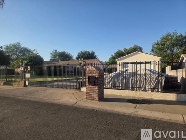 3 BR, 3.5 BA Apartment 61 East Valencia Drive, Phoenix, AZ 85042