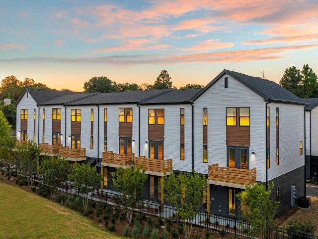 3 BR, 3.5 BA Apartment 72 Milton Ave SE Unit 301, Atlanta, GA 30315