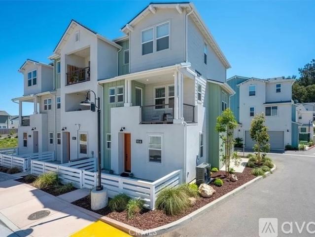 3 BR, 3.5 BA Apartment 905 Madonna Rd, Unit 48, San Luis Obispo, CA 93405