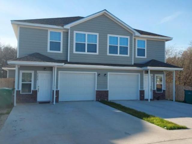 3 Br, 3 bath, Townhouse 113 Meyers Terrace Circle