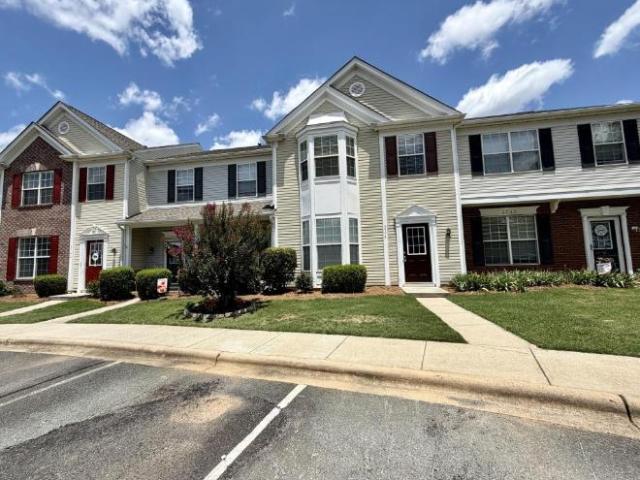 3 Br, 3 bath, Townhouse/Brownstone/RowHouse 2754 Thornbush Ct