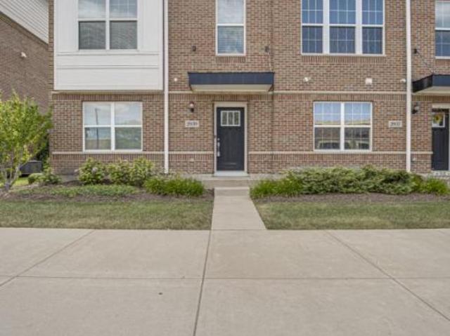 3 Br, 3 bath, Townhouse 2939 Showplace