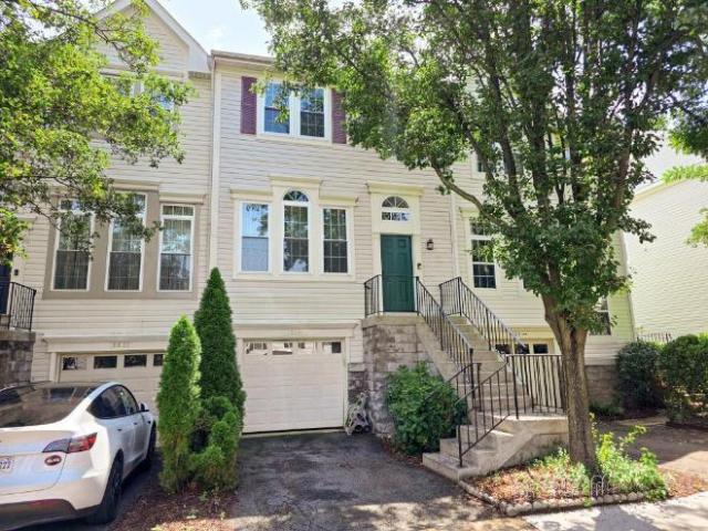 3 Br, 3 bath, Townhouse 3809A Elbert Ave