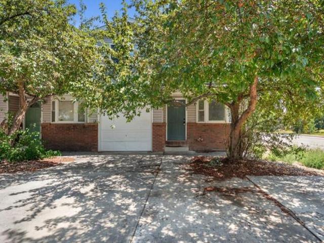 3 Br, 3 bath, Townhouse 698 Eagle Dr