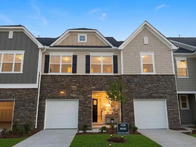 3 Br, 3 bath, Townhouse 803 New Derby Lane