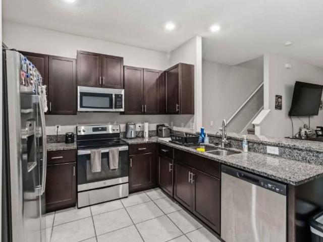 3 Br, 3 bath, Townhouse 9622 Pembrooke Pines Dr