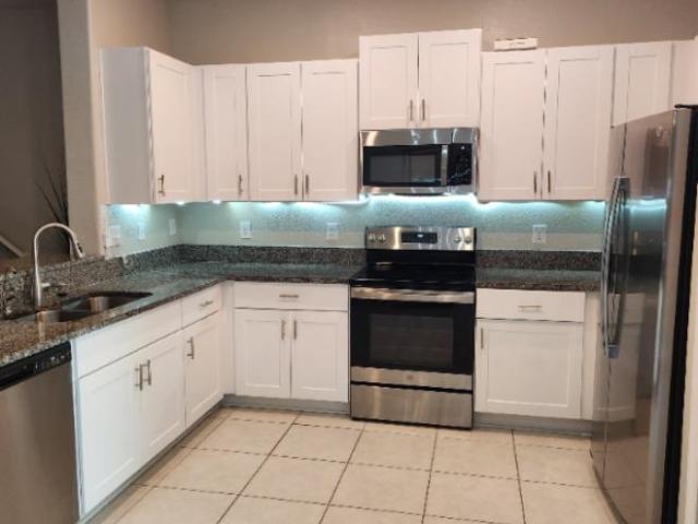 3 Br, 3 bath, Townhouse/Brownstone/RowHouse 10488 Shady Preserve Dr