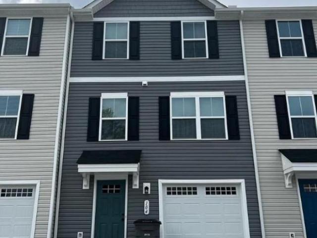 3 Br, 3 bath, Townhouse/Brownstone/RowHouse 104 Verdant Leaf Way