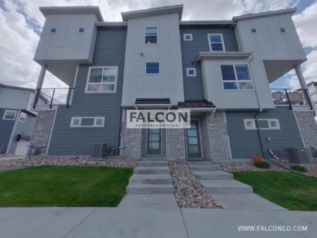 3 Br, 3 bath, Townhouse/Brownstone/RowHouse 10672 Larimar Point