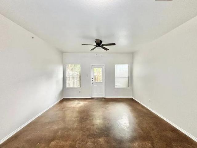 3 Br, 3 bath, Townhouse/Brownstone/RowHouse 10702 Mathom Landing