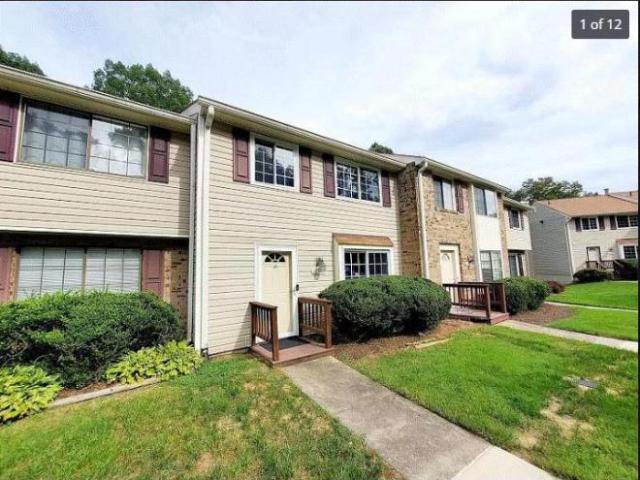 3 Br, 3 bath, Townhouse/Brownstone/RowHouse 10954 Greenaire Pl