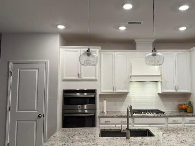 3 Br, 3 bath, Townhouse/Brownstone/RowHouse 1000 Manorhaven Dr