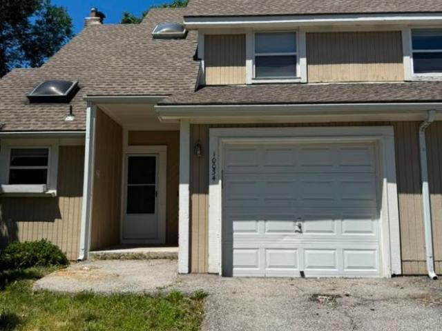 3 Br, 3 bath, Townhouse/Brownstone/RowHouse 10034 W 86th St