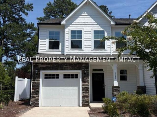 3 Br, 3 bath, Townhouse/Brownstone/RowHouse 1017 Arbor Edge Ln