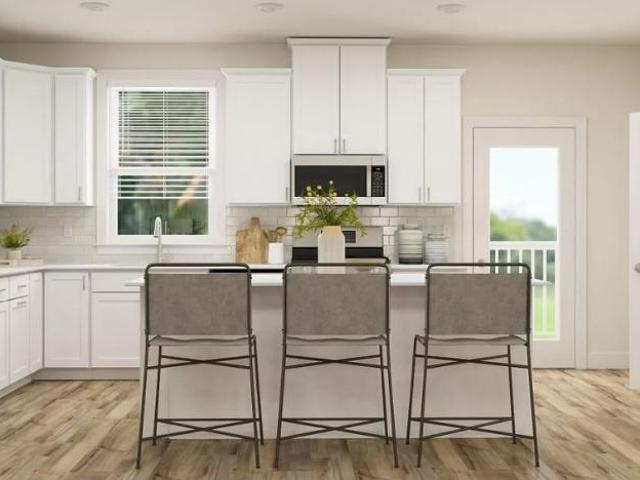 3 Br, 3 bath, Townhouse/Brownstone/RowHouse 101 Four Leaf Dr