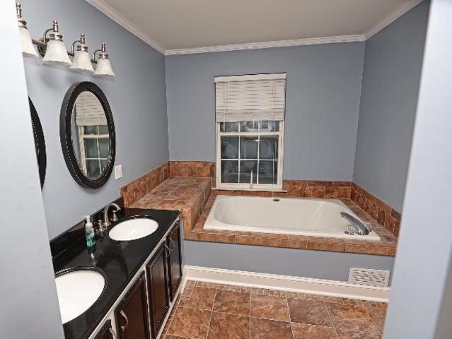 3 Br, 3 bath, Townhouse/Brownstone/RowHouse 102 Whistling Swan Ln