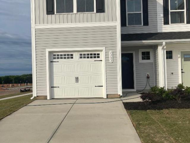 3 Br, 3 bath, Townhouse/Brownstone/RowHouse 1151 Robins Nest Dr
