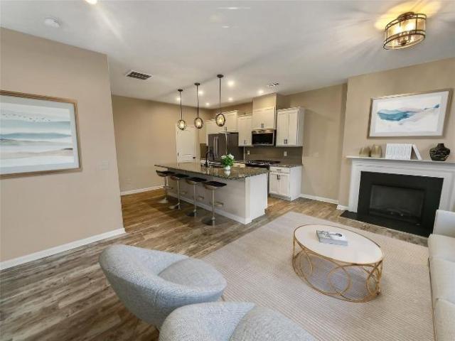 3 Br, 3 bath, Townhouse/Brownstone/RowHouse 11052 Chalkbark Lane