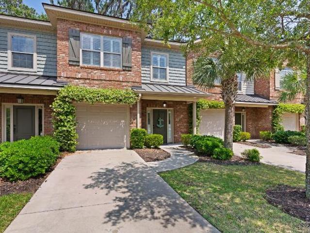 3 Br, 3 bath, Townhouse/Brownstone/RowHouse 1105 Reserve Lane